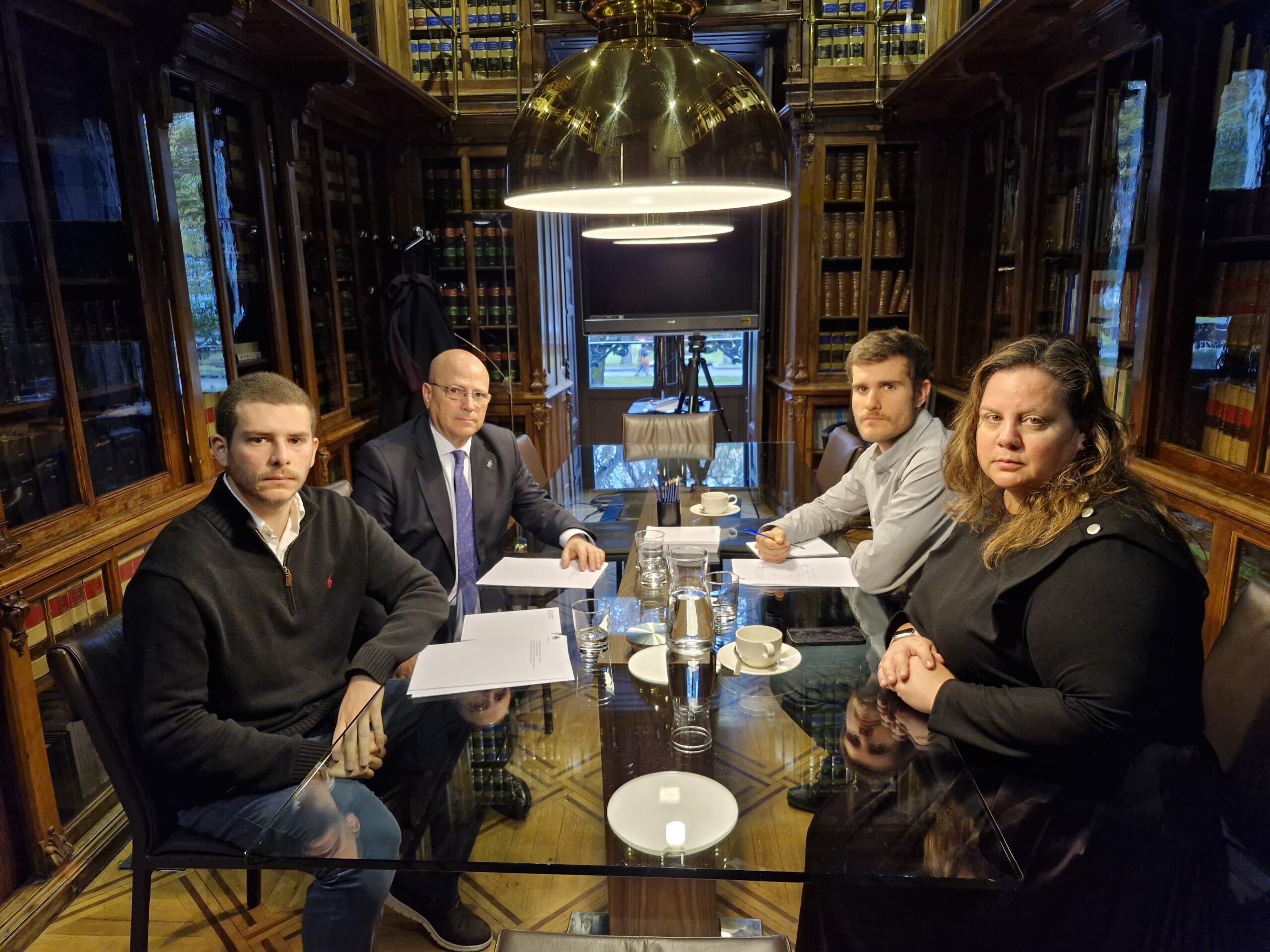 La Abogacía Española trabaja por la liberación del abogado venezolano ...